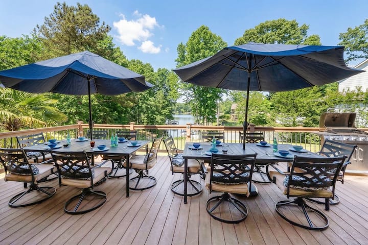 Lakefront Fun W/dock, Kayaks, Hot Tub, Game Room - Denver, NC