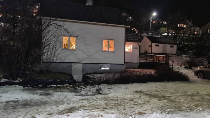 Nostalgisk Eldre Hus - Skjervøy