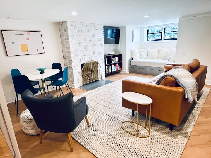 Chic Charm In Capitol Hill - Howard University, Washington