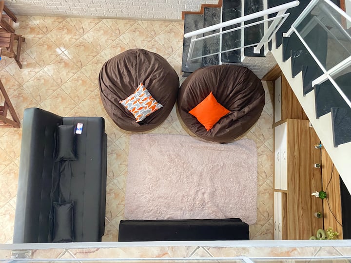 Próximo à Praia Com Piscina, Ar, Churrasqueira - Cabo Frio