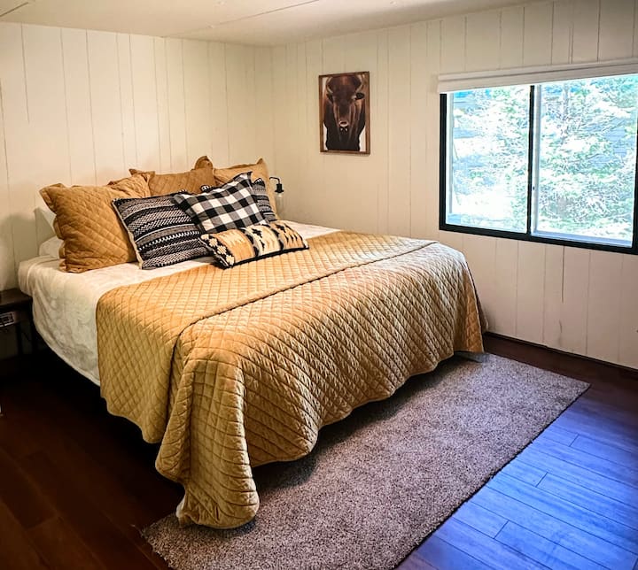 Yellowstone’s Family Retreat-king Bed, 2 Bathrooms - Island Park, ID