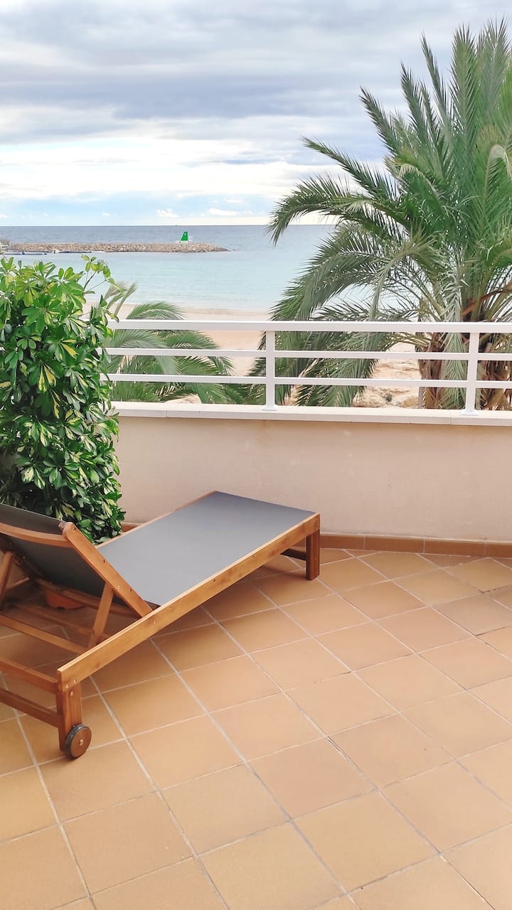 En La Playa, Con Gran Terraza Frente Al Mar - El Campello