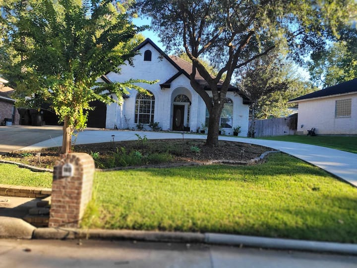 4 Bedroom 3 Bath Home In April Sound! - 컨로우