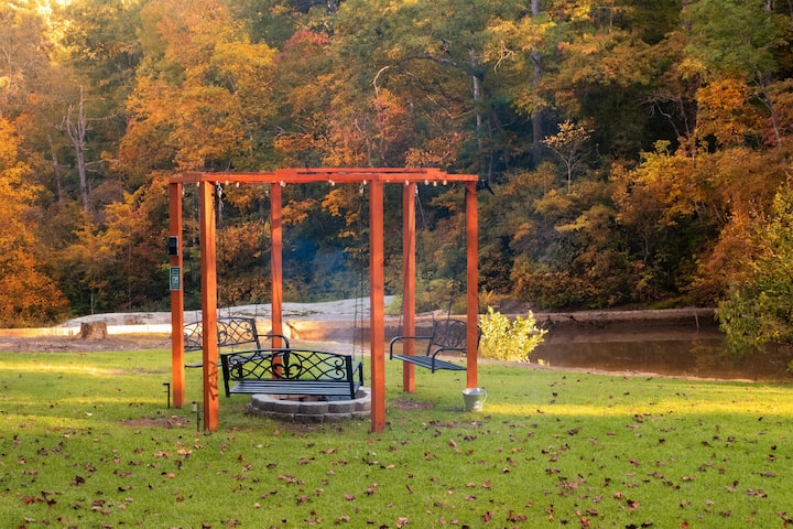 River-side Fire Pit, Minutes From The Lakes - Walhalla, SC