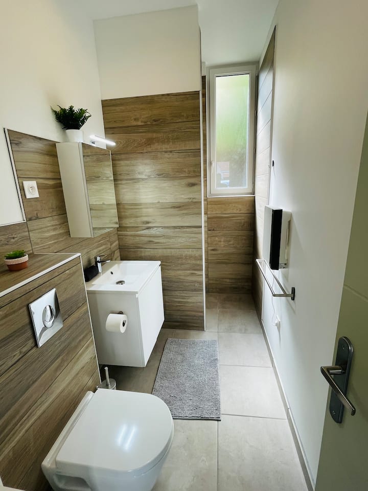 Maison Tout Confort En Centre Ville Parking Privé - Le Creusot