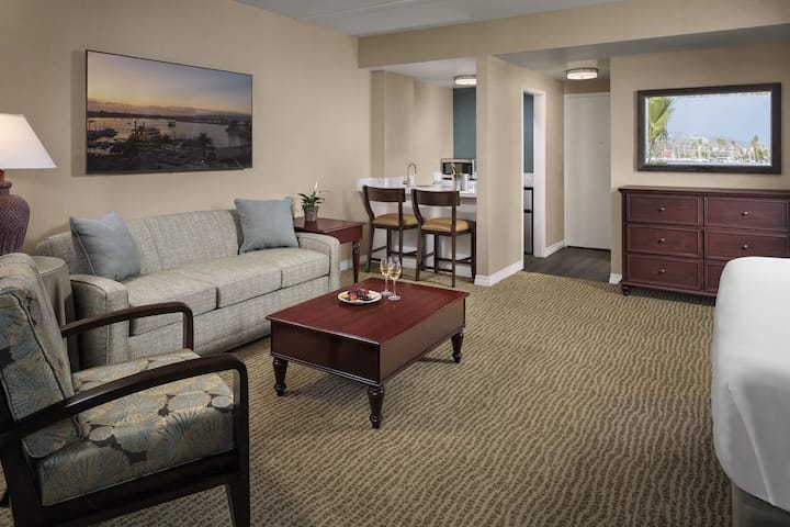 3 Resort Std King, Bahia Resort Hotel, Pvt Beach - San Diego, CA