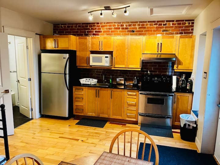 Nice 1bdr Apartment+ 1parking - Sherbrooke