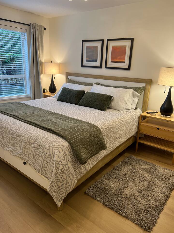 Stylish 1 Bedroom And Den - 蘭里市