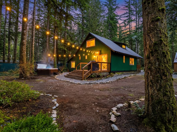 Mountain Retreat -Pet Friendly -Fire Pit -Hot Tub - Index, WA