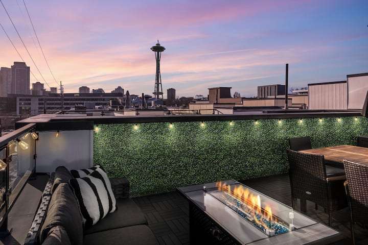 Rooftop Space Needle Views | Walkable With Parking - Seattle, WA