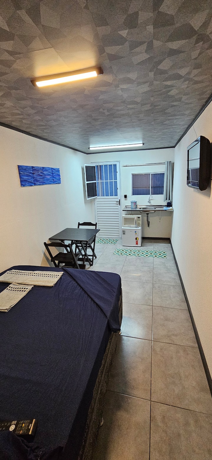 (5)kitinete Bem Localizada - Curitiba