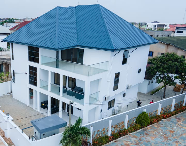 Morden 3br First Floor Apt In East Legon - 가나