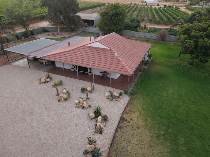 Dreamy Abode - Vineyard Retreat - Barmera