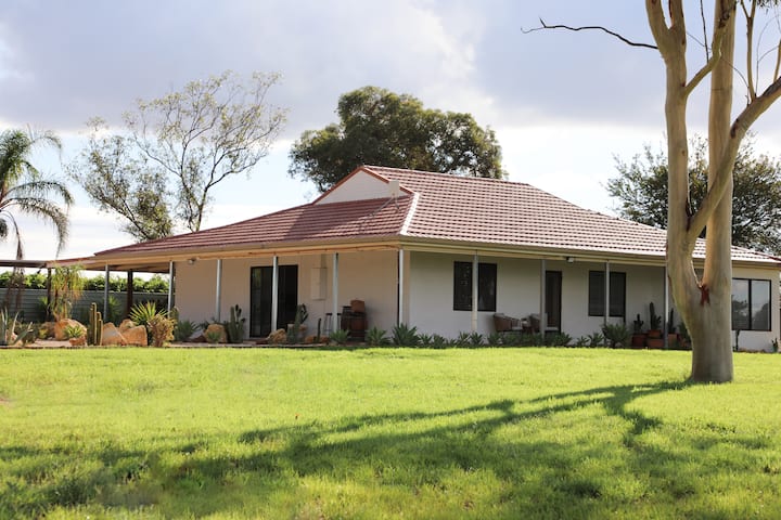 Dreamy Abode - Vineyard Retreat - Barmera