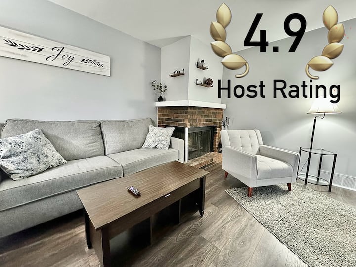 Updated 2br 2ba: 70” Tv, Laundry - Saint Joseph, MO