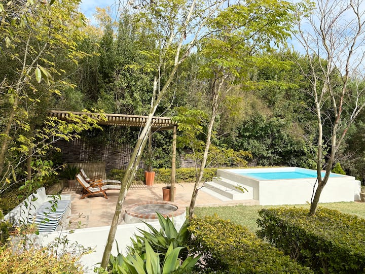 Exclusive Poolside Cottage In Prime Location - Südafrika