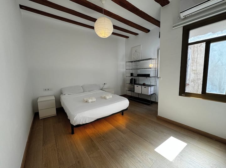 Grande Chambre Lumineuse Et Climatisée - Barcelone