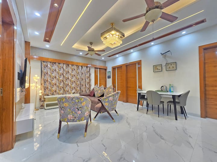 Homlee-gokul 4bhk Flat-lift-parking-max Vaishali - Ghaziabad