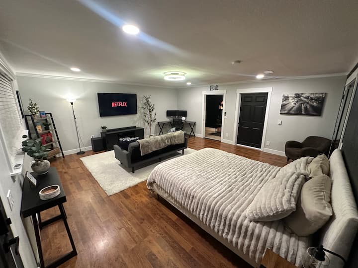 Cozy, Guest Suite Near Seatac Airport - Renton, WA