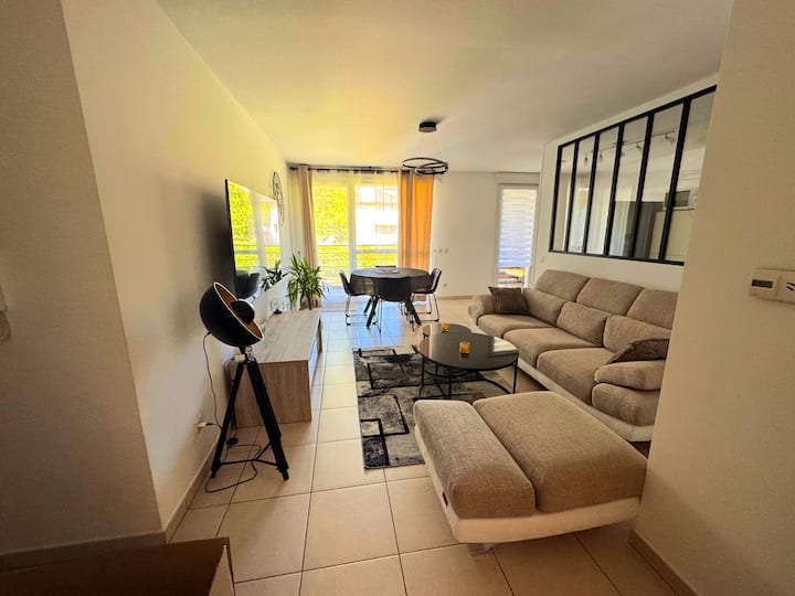 Appartement Moderne Avec Balcon - Annemasse
