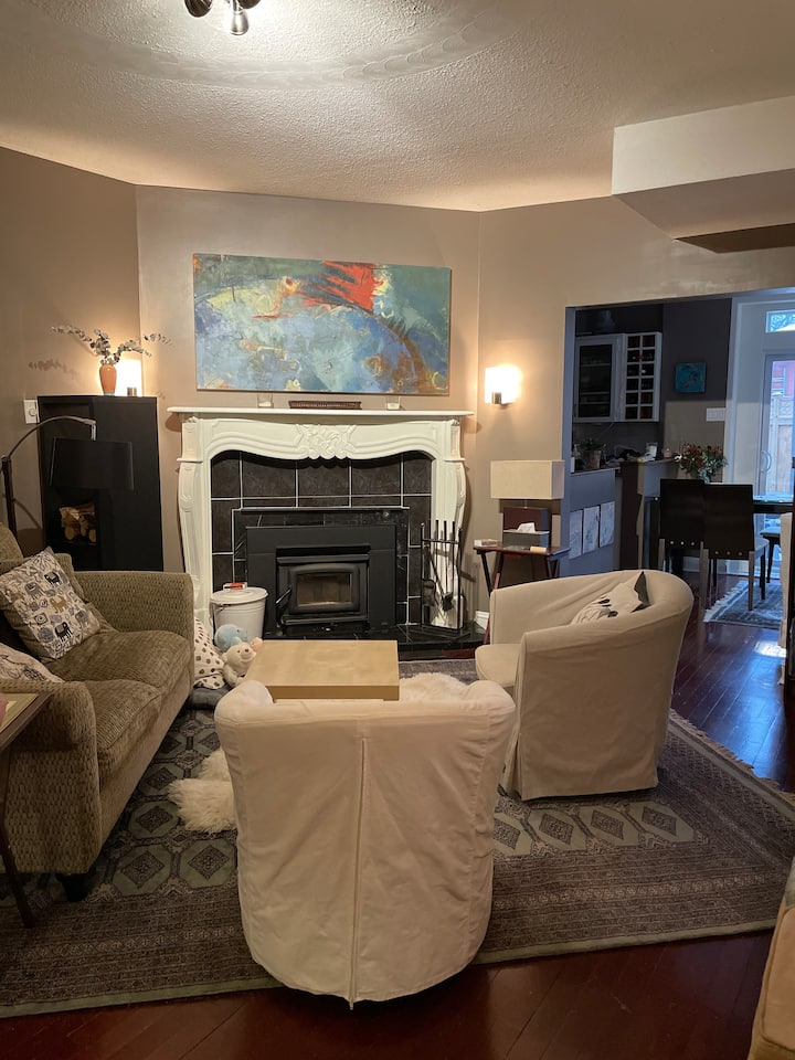 Large Bright Private Bedroom With Private Toilet - Ottawa