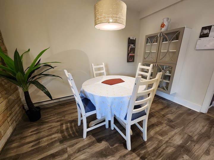 Spacious - Quiet, Great Area, Amenitie - LaSalle