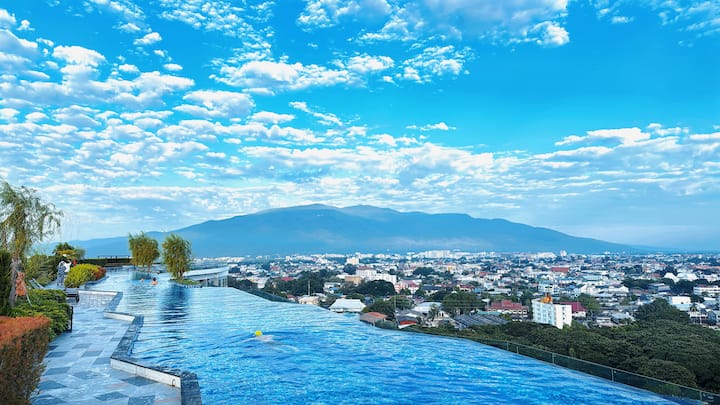 Luxury 100sq. Pool Gym Condo 3br - Chiang Mai