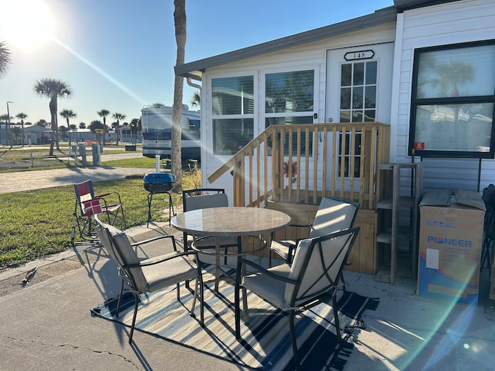 Winter Cottage Getaway - Sanibel Island, FL