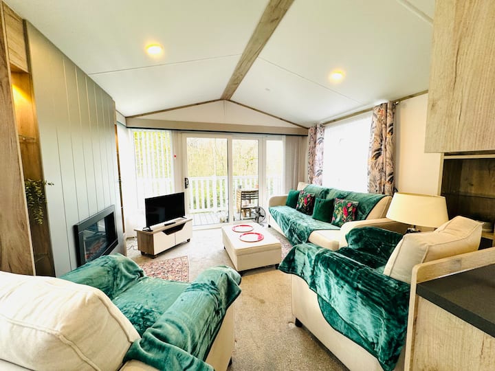 Escape The City - Cozy Caravan Next To The Lake - Hastings