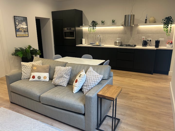 Luxury Modern Seaview Apartment - Dublin