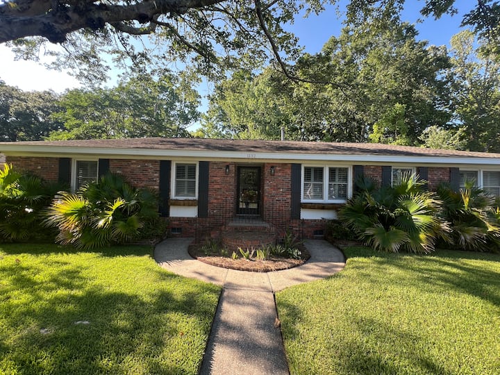 Lowcountry Greenway Cottage - Charleston, SC