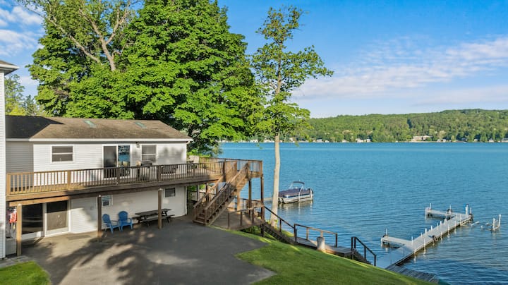 Memory Lane: An Unforgettable Family Retreat! - Penn Yan, NY
