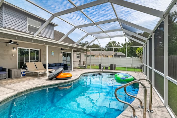 Heated Pool + Fire Pit | Mini Golf & Luxury Vibes - Clearwater, FL