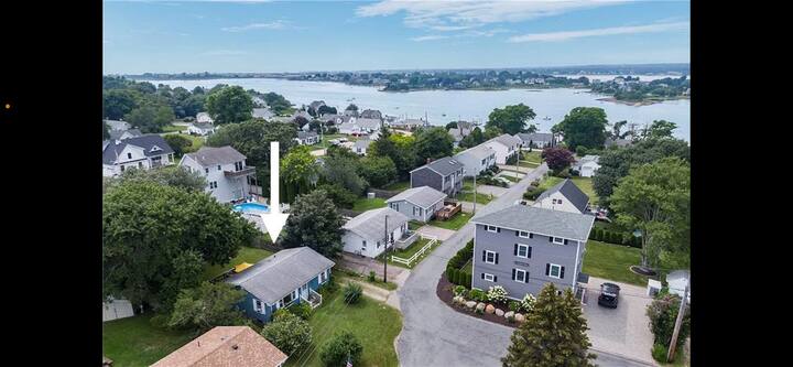 The Coastal Cottage - Narragansett