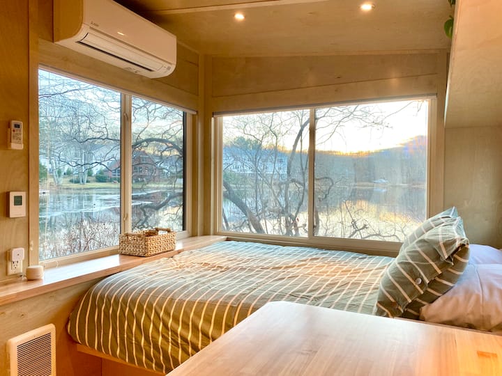 Panoramic Point Tiny House - Connecticut