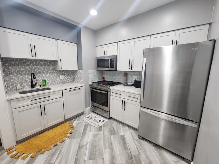 Katherine's Cozy Bungalow! *No Check-out List!* - Terre Haute, IN