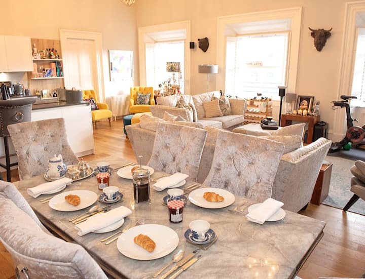 Stunning Top Floor Apartment - Edinburgh
