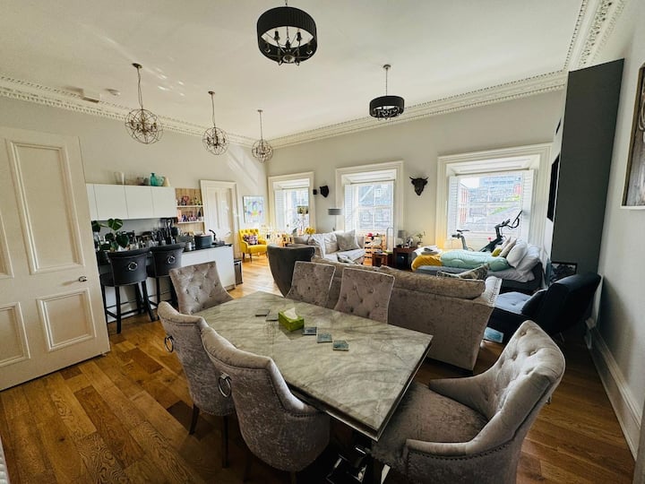 Stunning Top Floor Apartment - Edinburgh