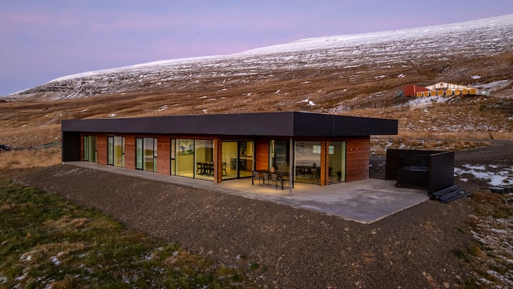 Modern Villa In Akureyri With Hot Tub - Islande