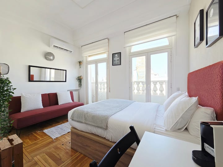 Pequeño áTico En Gran Vía Con Balcones Y Vistas - Chueca