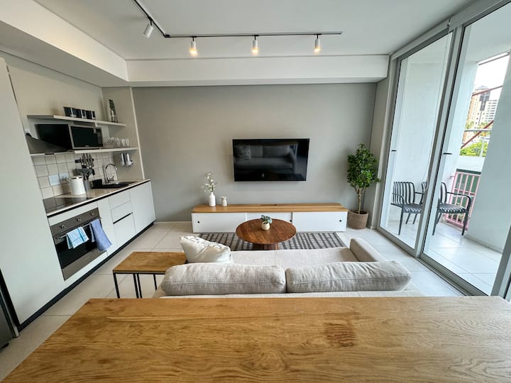 Trendy 2 Bedroom Apt With Rooftop Pool - Cape Town