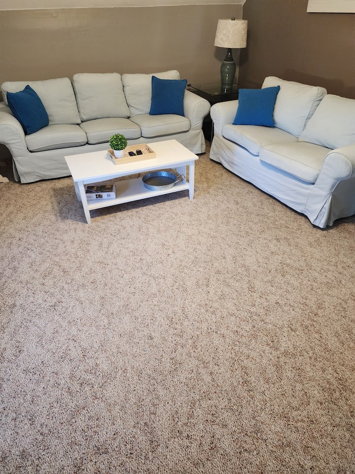 Spacious Upper 1 Blk From Mhs - Marshfield, WI