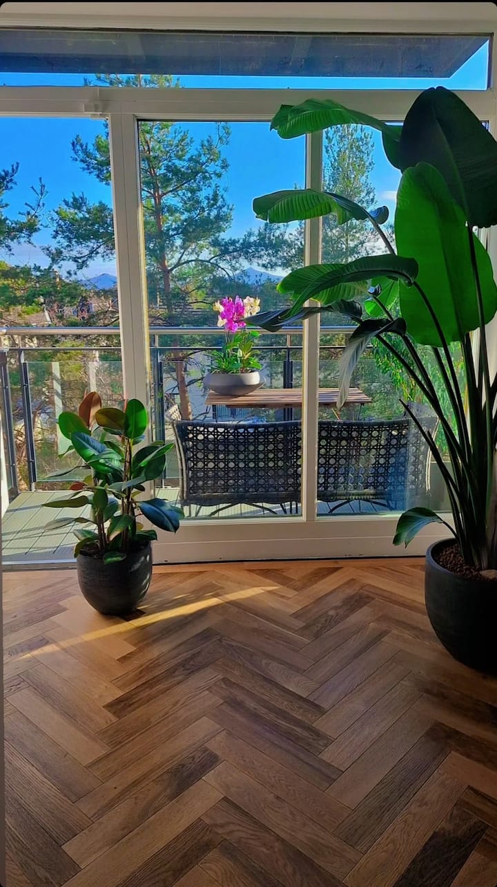 Entire Apartment In Killiney
2 Bedroom 2 Bathroom - Dún Laoghaire