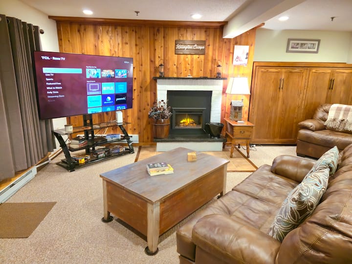 Walk To Lifts * Hot Tubs & Pub * Sleeps 4 - Killington, VT
