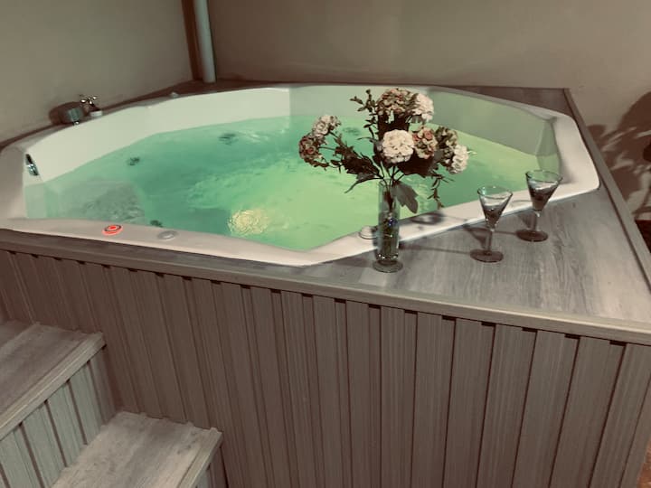 Suite Nueva, Jacuzzi, Parqueo Incl. Cerca C. Histr - Cuenca