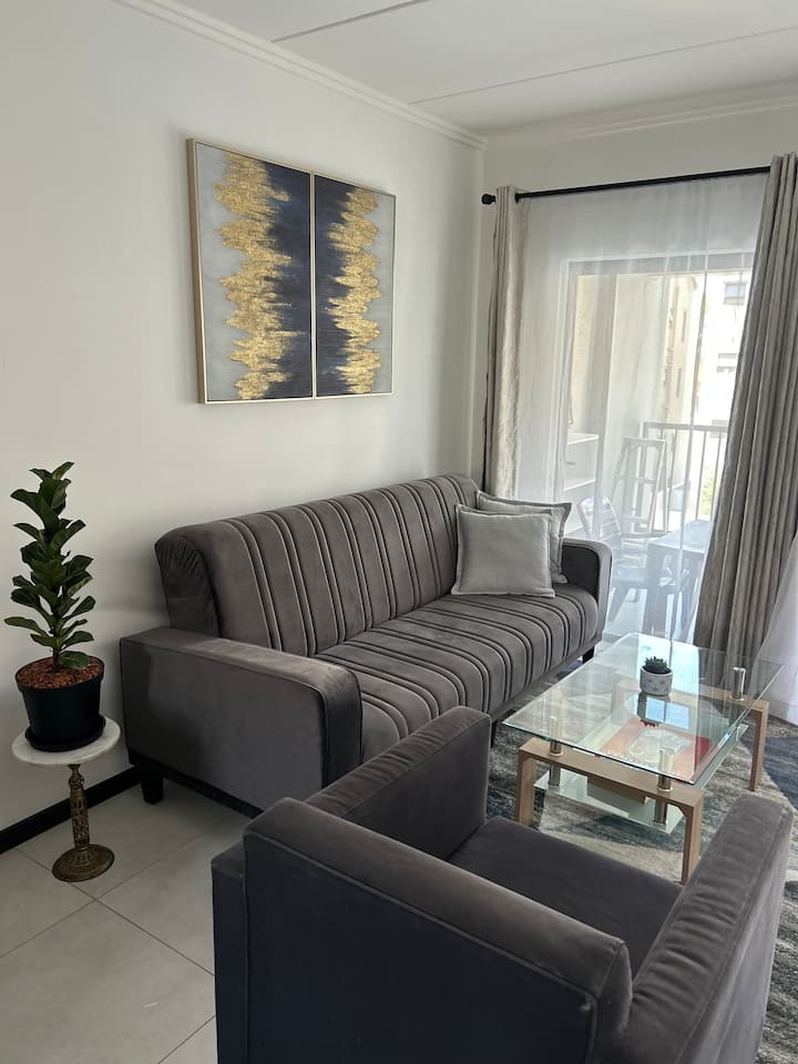 Fourways Lovely 2 Bedroom,2 Bathroom,swimming Pool - Sandton
