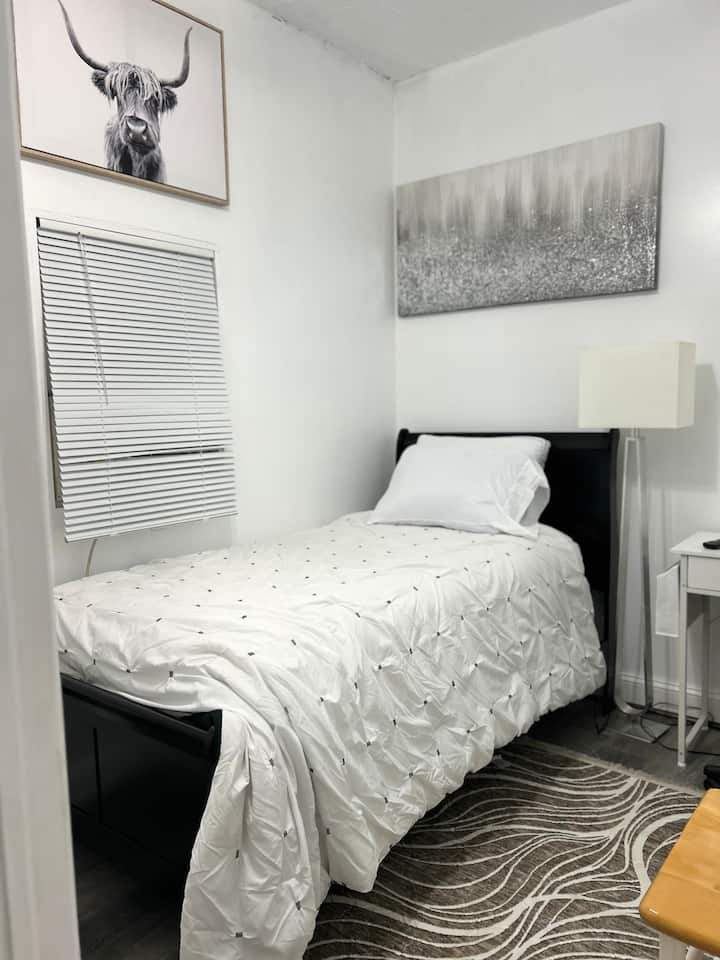 Conveniently Located Perfect For One Person - Washington, DC