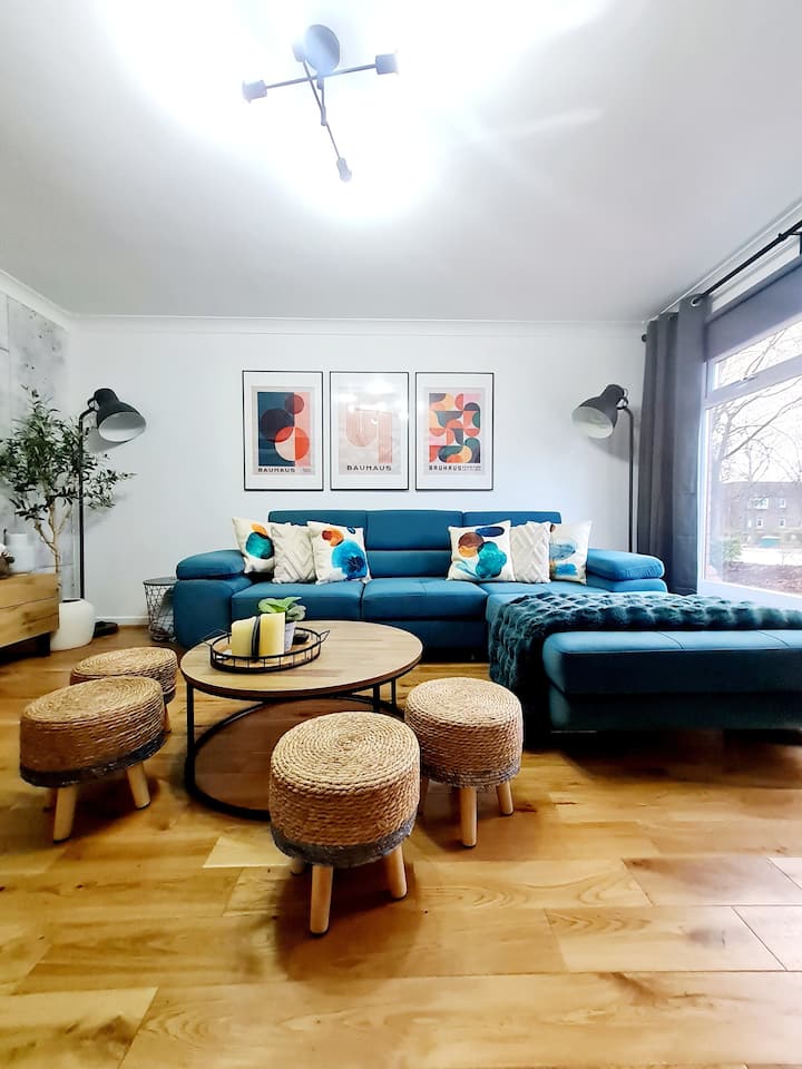 Bright 3br + Patio /Free Parking - Glasgow