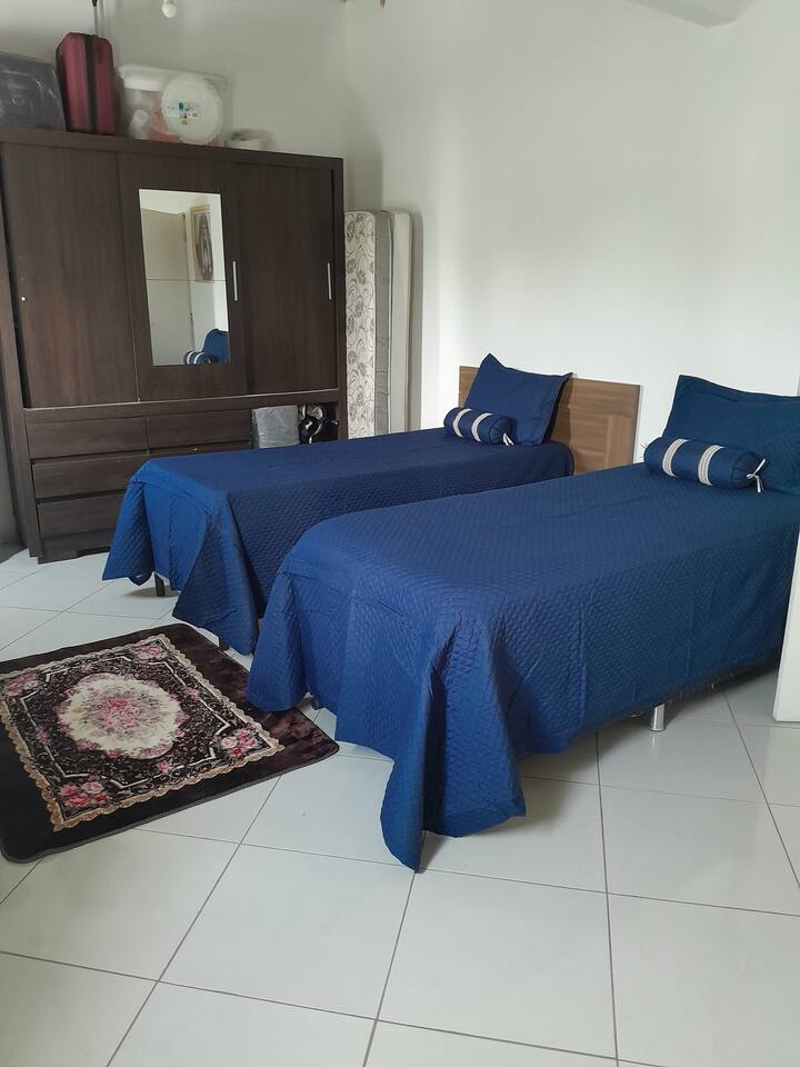 Quarto Tranquilo Em Alzira Ramos - Vila Velha