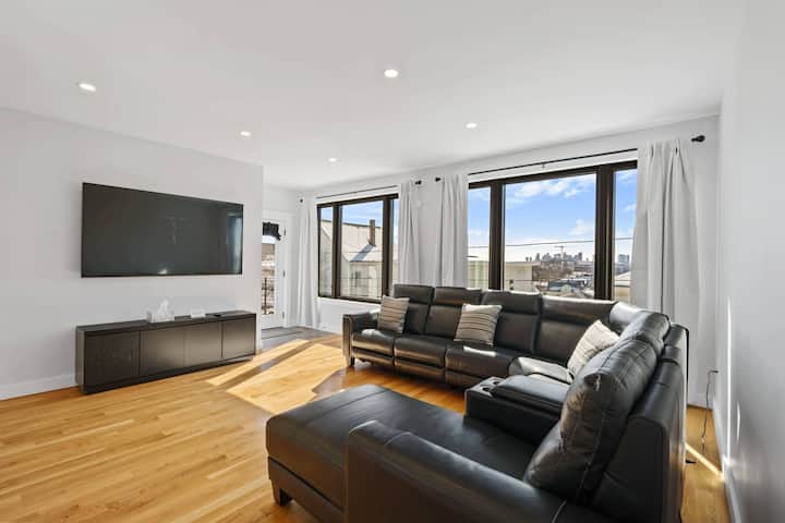 Luxurious Open-concept Home With Skyline View - Malden, MA